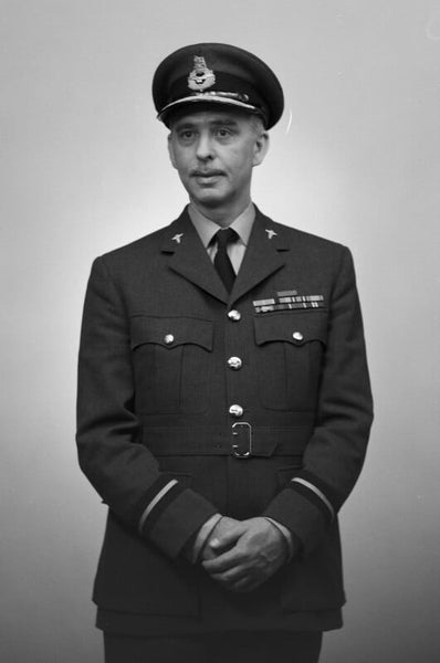 Sir George Roy Gunn Greetings Card – National Portrait Gallery Shop