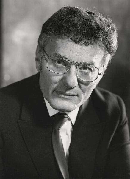 Sir Peter Levin Shaffer Portrait Print – National Portrait Gallery Shop