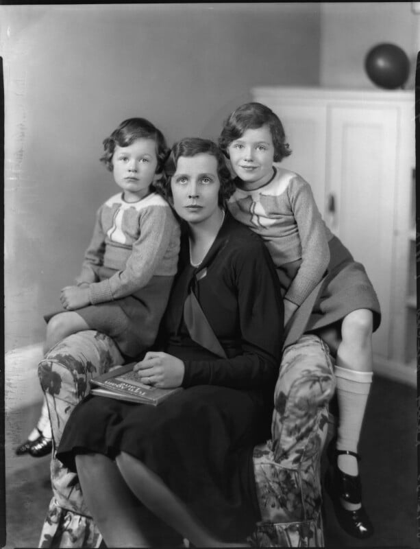 Lady Munro-Lucas-Tooth with her daughters Portrait Print – National ...
