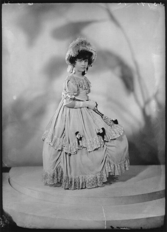 Janet Simon Portrait Print – National Portrait Gallery Shop