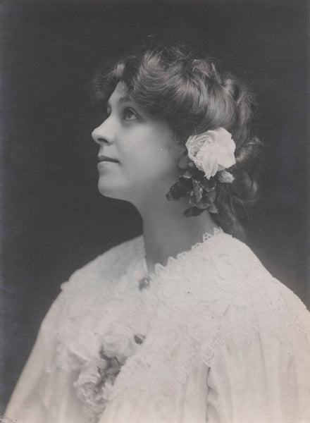 Dora Barton Greetings Card – National Portrait Gallery Shop