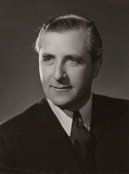 Sir John MacLeod Portrait Print – National Portrait Gallery Shop