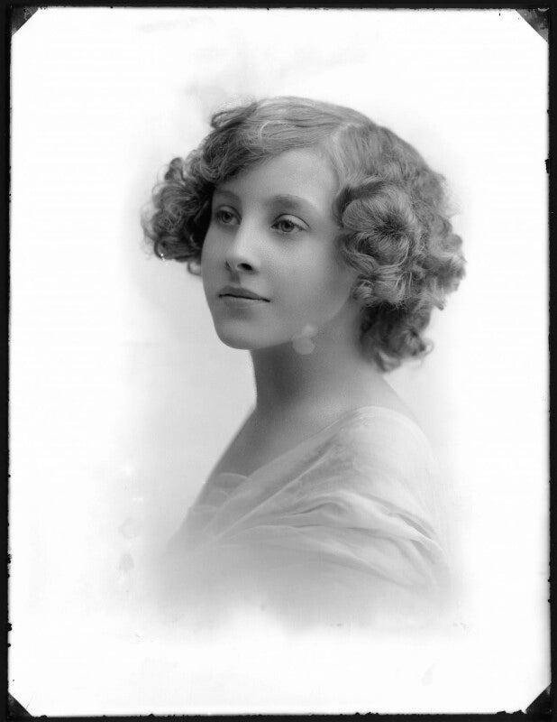Renée Mayer Portrait Print – National Portrait Gallery Shop