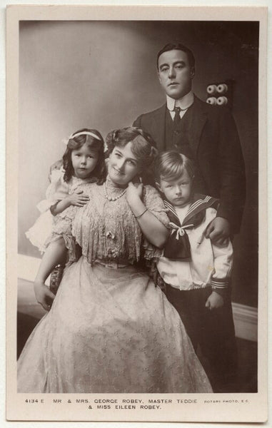 The Robey family Portrait Print – National Portrait Gallery Shop
