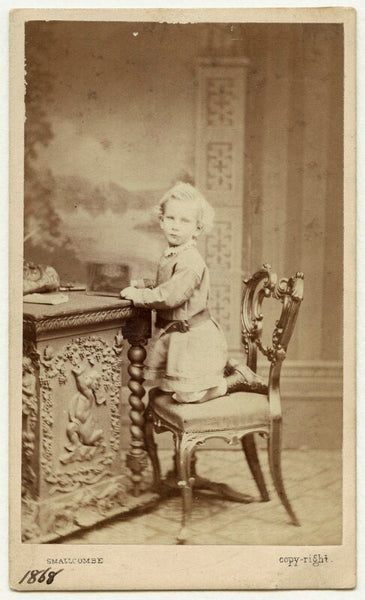 Julius Ralph Young Portrait Print – National Portrait Gallery Shop